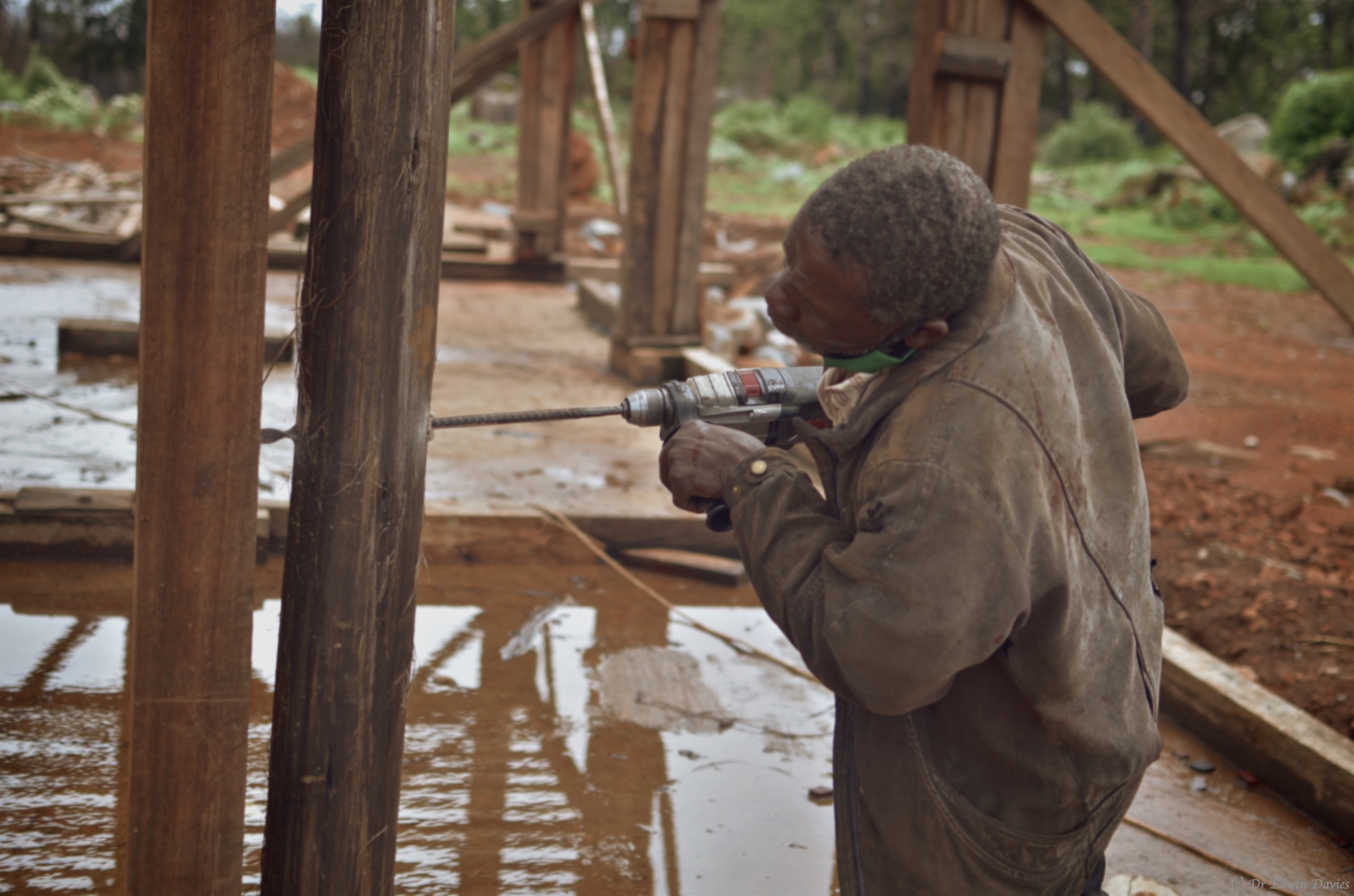 Drilling Eucalyptus with 450 mm rebar drill bit | Eastern Highlander